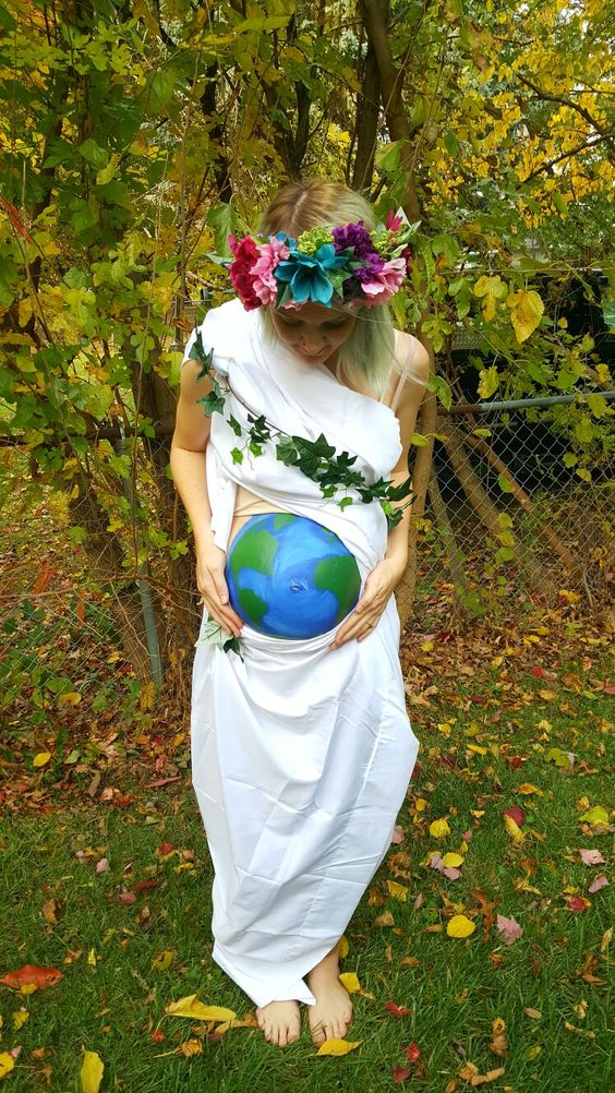 Easy And Hilariously Funny Pregnant Halloween Costumes - Tulamama Easy And Hilariously Funny Pregnant Halloween Costumes - Tulamama